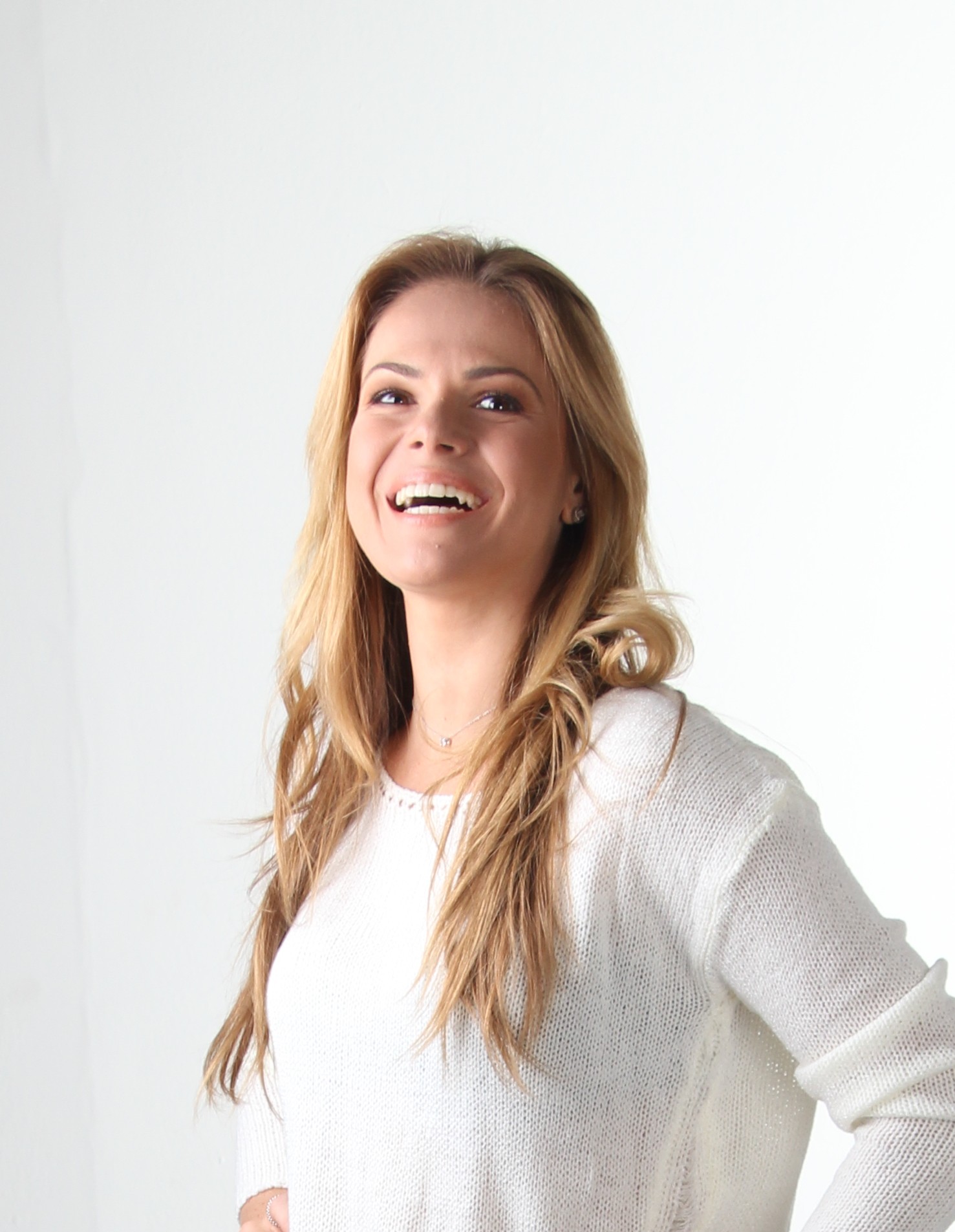 Carol Minhoto - TV Gazeta - Você por perto. Tudo certo!