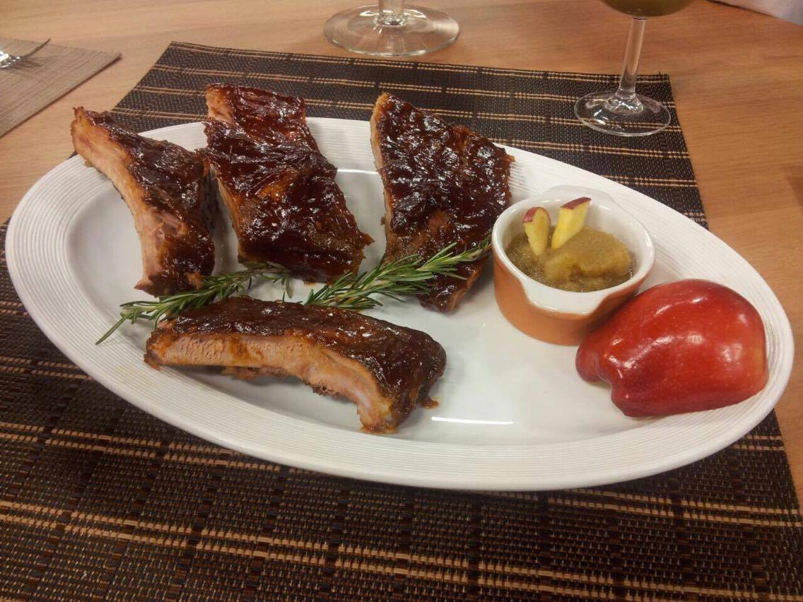 Costeletas ao molho barbecue com purê de maçã - TV Gazeta - Você por ...
