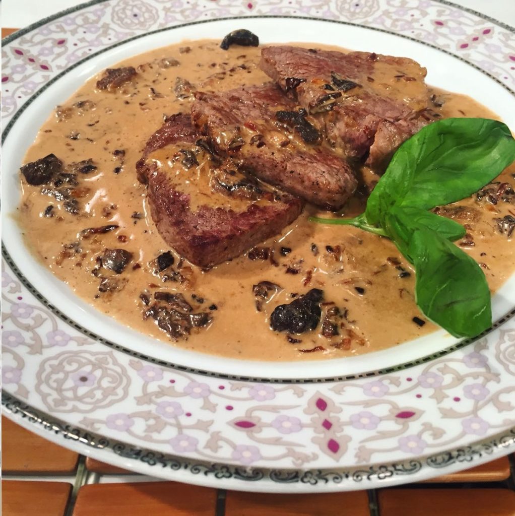 Filé mignon com cachaça e funghi - Receita - TV Gazeta