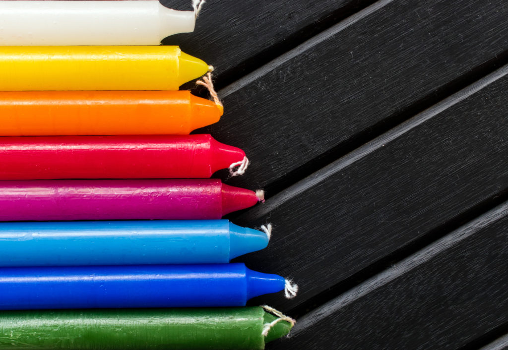 Saiba como usar velas coloridas para atrair boas energias - TV Gazeta ...