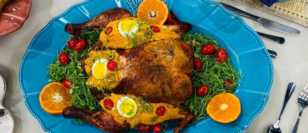 Frango recheado com cuscuz paulista e molho picante - Receita - TV Gazeta
