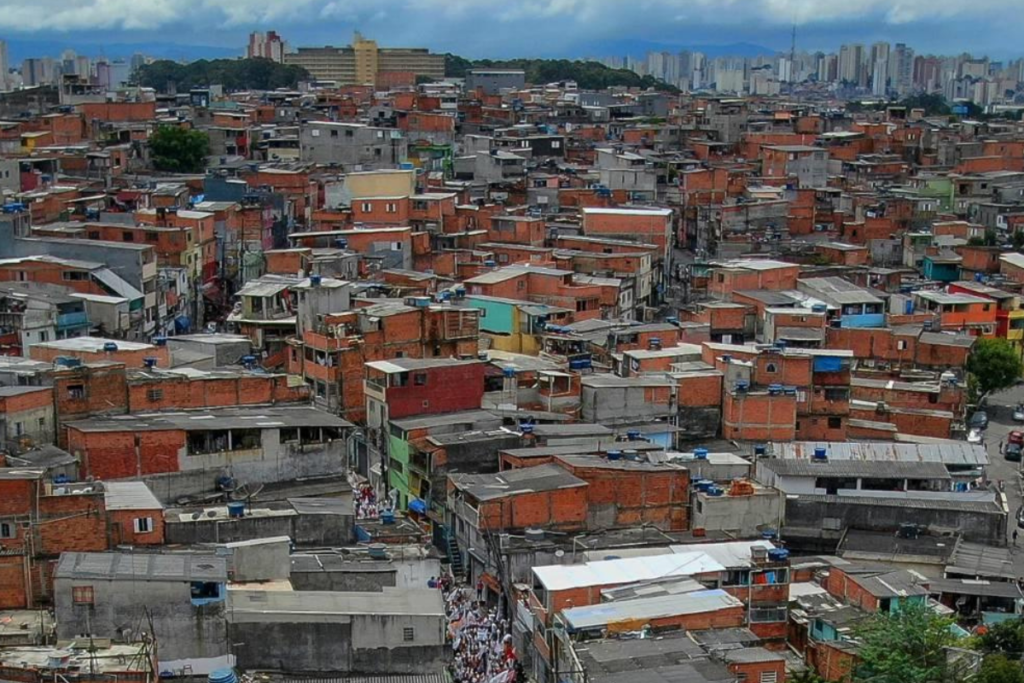 Heliópolis: maior favela de SP completa 50 anos - TV Gazeta