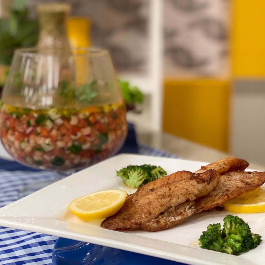 Filé de pescada na manteiga com vinagrete de feijão fradinho - Receita ...