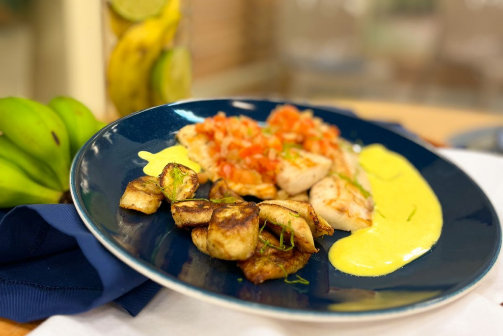 Peixe grelhado com banana e molho de iogurte - TV Gazeta - Você por ...