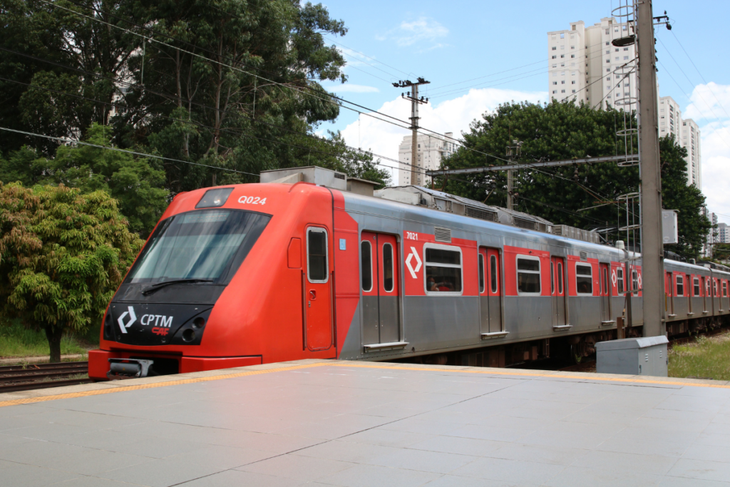 Trem Descarrila Na Linha 8 Diamante Em Sp Tv Gazeta Você Por Perto
