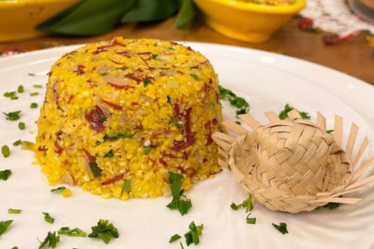 Cuscuz nordestino com carne seca e queijo - TV Gazeta - Você por perto ...