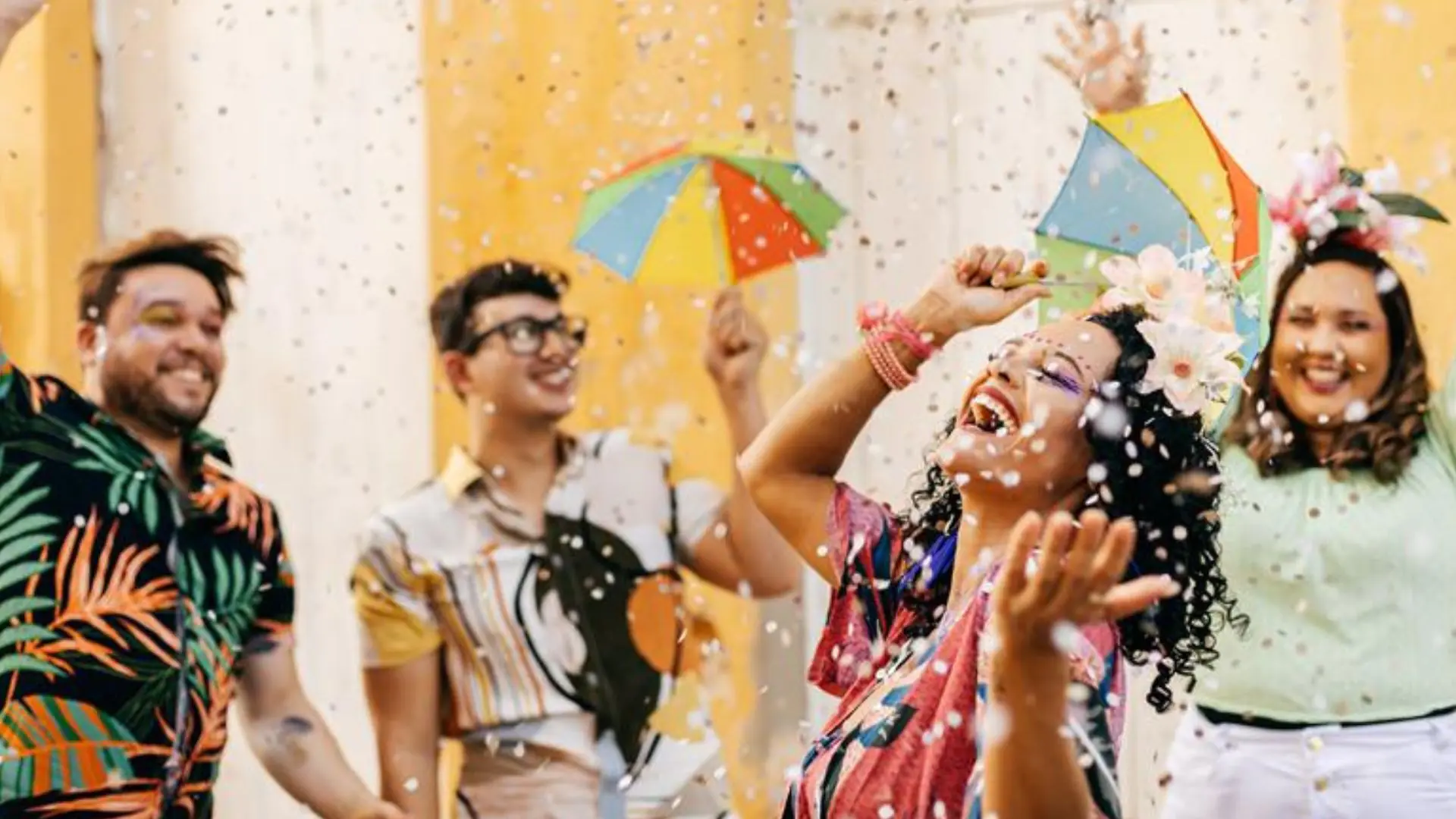 Carnaval de São Paulo deve movimentar mais de 3 bilhões de reais - TV ...