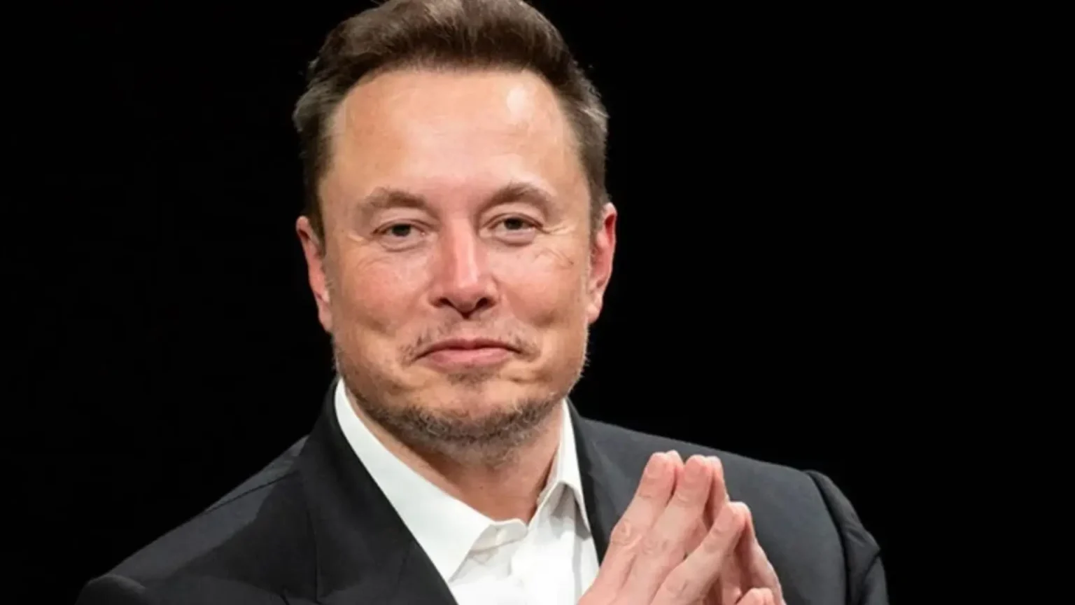 Elon Musk se torna o primeiro trilionário do mundo - TV Gazeta - Seu ...